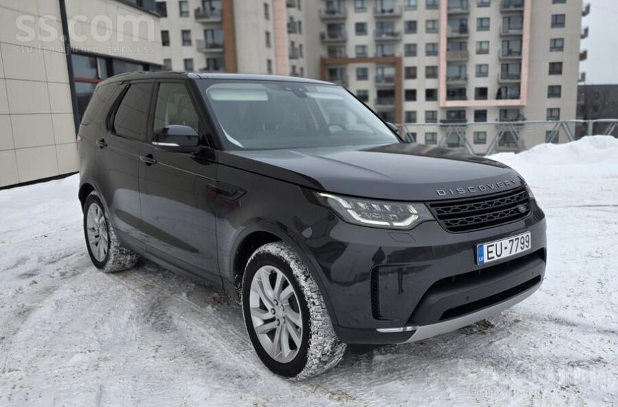 Grey Land Rover Discovery 2017 in Riga, with an engine capacity of 3.00 L and mileage of 200 thousand km for 20490 €, photo 2 on AUTOMOTO.COM.LV