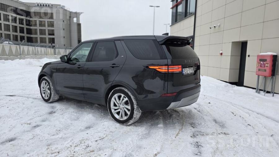 Grey Land Rover Discovery 2017 in Riga, with an engine capacity of 3.00 L and mileage of 200 thousand km for 20490 €, photo 4 on AUTOMOTO.COM.LV