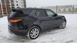 Grey Land Rover Discovery 2017 in Riga, with an engine capacity of 3.00 L and mileage of 200 thousand km for 20490 €, photo 5 on AUTOMOTO.COM.LV