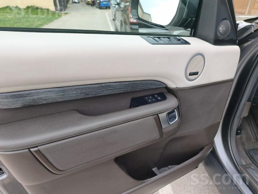 Pelēks Land Rover Discovery 2017 Rīga, ar dzinēja tilpumu 2.00 L un nobraukumu 156 tūkst. km par 18900 €, foto 9 vietnē AUTOMOTO.COM.LV