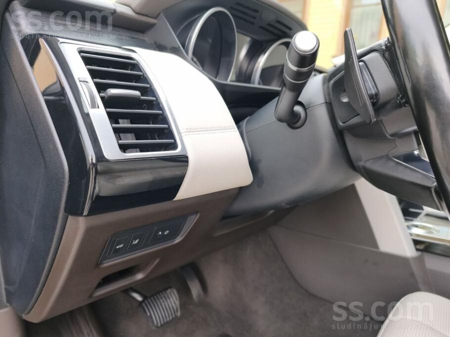 Pelēks Land Rover Discovery 2017 Rīga, ar dzinēja tilpumu 2.00 L un nobraukumu 156 tūkst. km par 18900 €, foto 10 vietnē AUTOMOTO.COM.LV