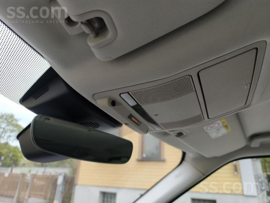 Pelēks Land Rover Discovery 2017 Rīga, ar dzinēja tilpumu 2.00 L un nobraukumu 156 tūkst. km par 18900 €, foto 19 vietnē AUTOMOTO.COM.LV