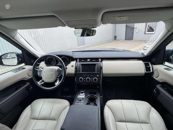 Grey Land Rover Discovery 2017 in Taurage, with an engine capacity of 2.00 L and mileage of 173 thousand km for 15750 €, photo 9 on AUTOMOTO.COM.LV