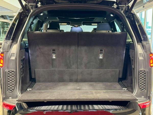 Pelēks Land Rover Discovery 2017 Rīga, ar dzinēja tilpumu 2.99 L un nobraukumu 128 tūkst. km par 22490 €, foto 7 vietnē AUTOMOTO.COM.LV