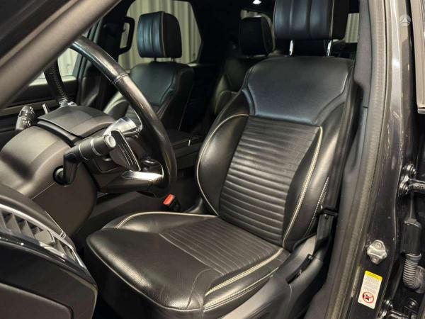 Pelēks Land Rover Discovery 2017 Rīga, ar dzinēja tilpumu 2.99 L un nobraukumu 128 tūkst. km par 22490 €, foto 9 vietnē AUTOMOTO.COM.LV