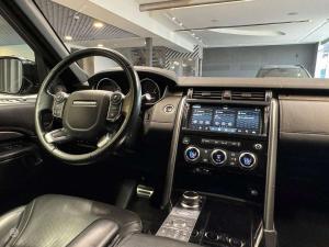 Grey Land Rover Discovery 2017 in Riga, with an engine capacity of 2.99 L and mileage of 128 thousand km for 22490 €, photo 13 on AUTOMOTO.COM.LV