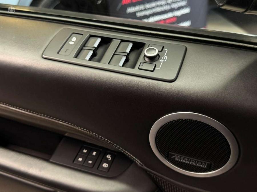 Grey Land Rover Discovery 2017 in Riga, with an engine capacity of 2.99 L and mileage of 128 thousand km for 22490 €, photo 19 on AUTOMOTO.COM.LV