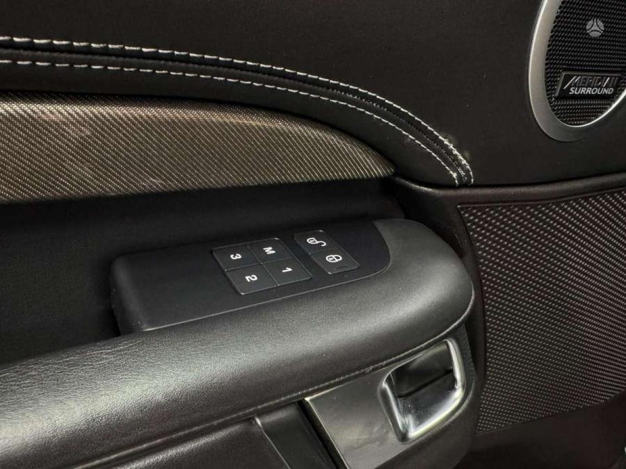 Grey Land Rover Discovery 2017 in Riga, with an engine capacity of 2.99 L and mileage of 128 thousand km for 22490 €, photo 20 on AUTOMOTO.COM.LV