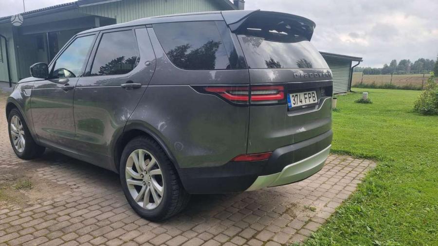 Grey Land Rover Discovery 2017 in Kaunas, with an engine capacity of 2.99 L and mileage of 154 thousand km for 17999 €, photo 3 on AUTOMOTO.COM.LV