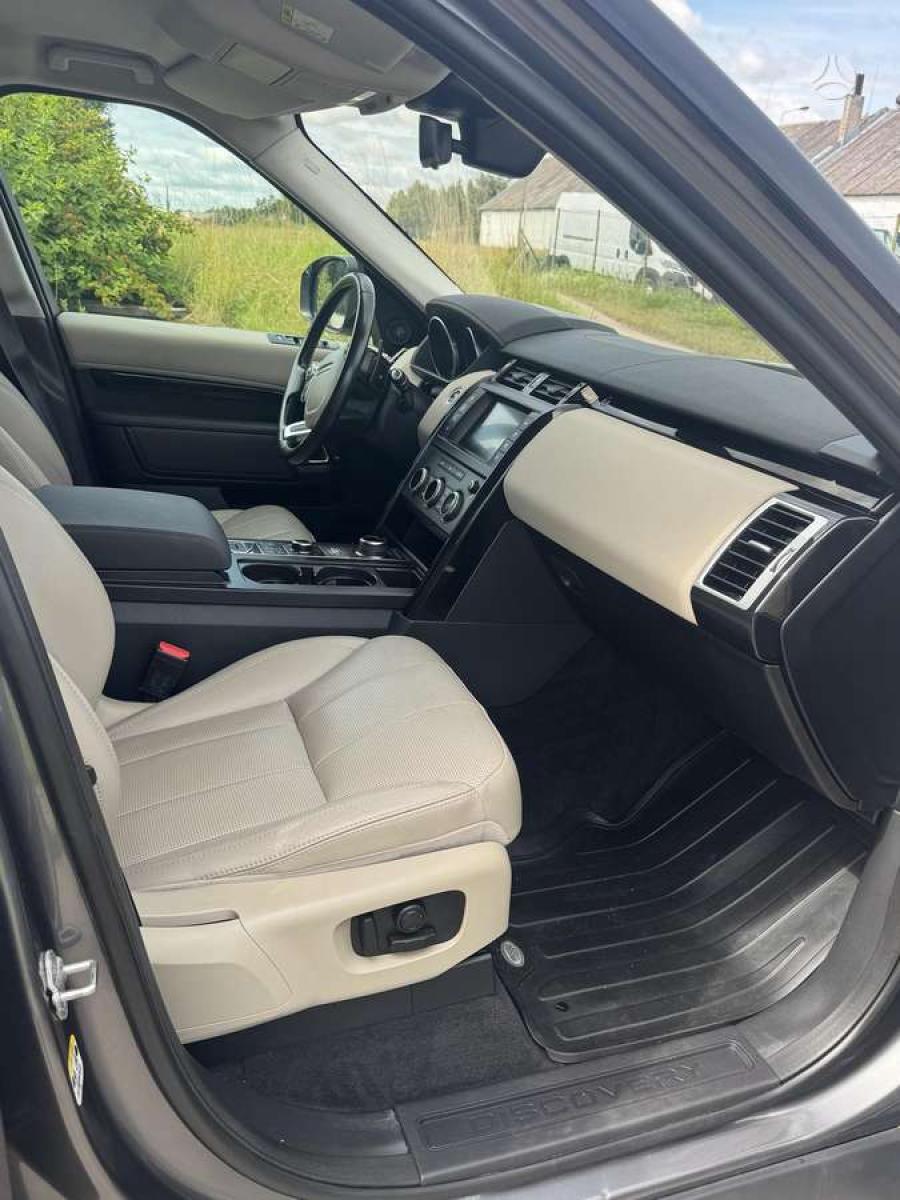 Pelēks Land Rover Discovery 2017 Tauragė, ar dzinēja tilpumu 2.00 L un nobraukumu 168 tūkst. km par 14990 €, foto 9 vietnē AUTOMOTO.COM.LV