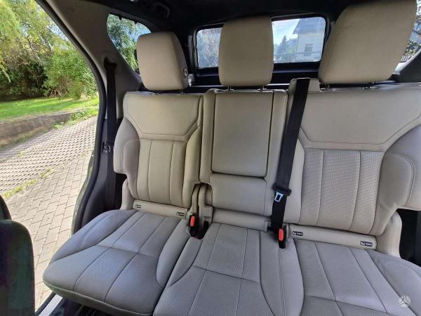 Grey Land Rover Discovery 2017 in Vilnius, with an engine capacity of 2.99 L and mileage of 133 thousand km for 18300 €, photo 5 on AUTOMOTO.COM.LV