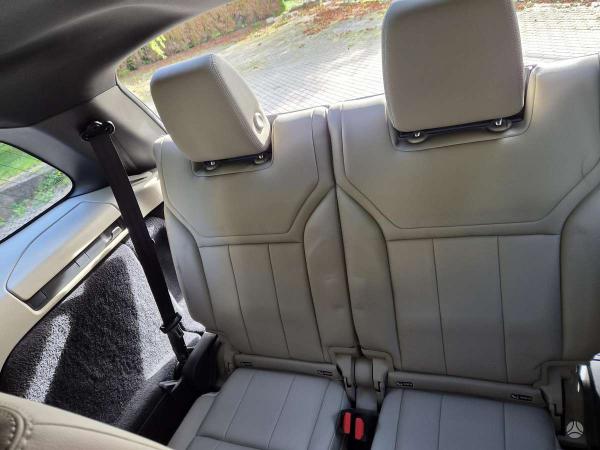 Grey Land Rover Discovery 2017 in Vilnius, with an engine capacity of 2.99 L and mileage of 133 thousand km for 18300 €, photo 8 on AUTOMOTO.COM.LV
