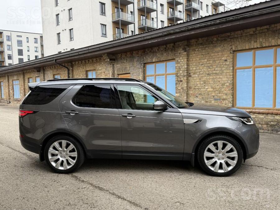 Grey Land Rover Discovery 2018 in Riga, with an engine capacity of 2.00 L and mileage of 128 thousand km for 33000 €, photo 3 on AUTOMOTO.COM.LV