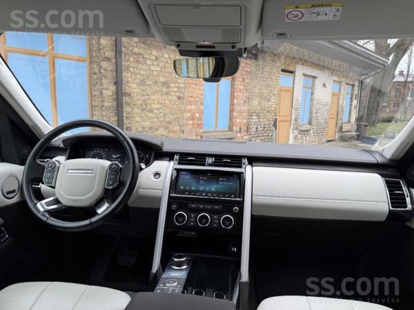 Grey Land Rover Discovery 2018 in Riga, with an engine capacity of 2.00 L and mileage of 128 thousand km for 33000 €, photo 10 on AUTOMOTO.COM.LV
