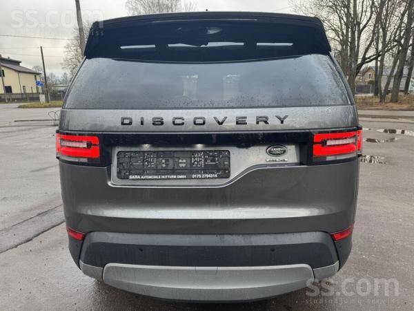 Grey Land Rover Discovery 2018 in Riga, with an engine capacity of 3.00 L and mileage of 133 thousand km for 28800 €, photo 6 on AUTOMOTO.COM.LV