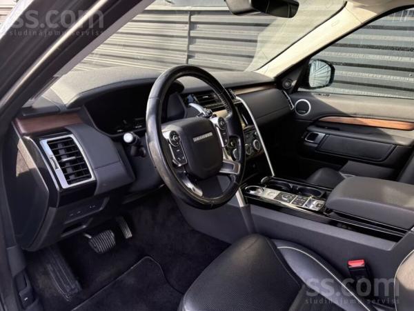 Grey Land Rover Discovery 2018 in Jekabpils, with an engine capacity of 3.00 L and mileage of 152 thousand km for 16900 €, photo 4 on AUTOMOTO.COM.LV