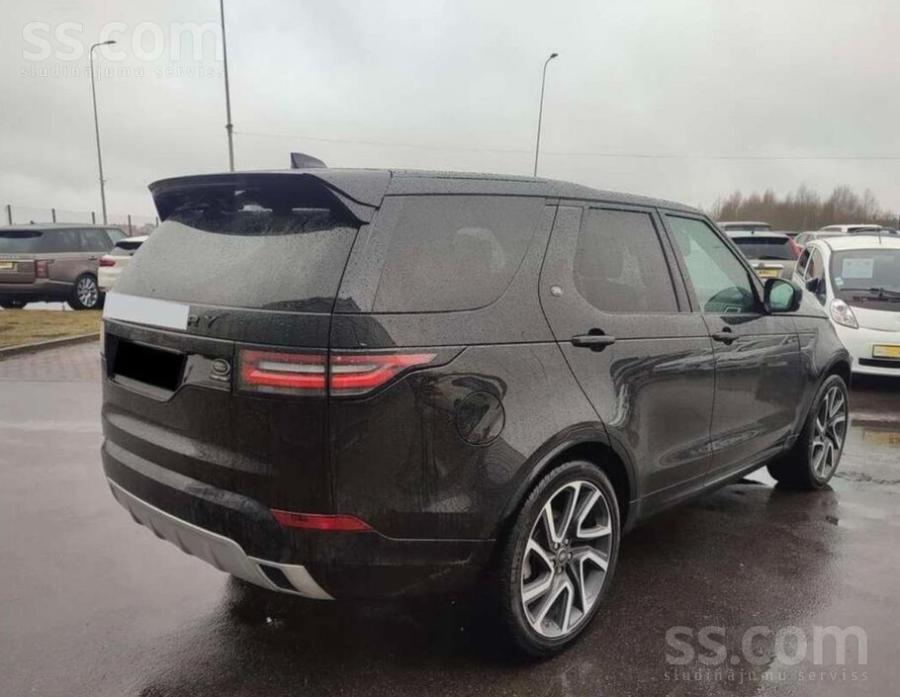 Grey Land Rover Discovery 2018 in Riga, with an engine capacity of 3.00 L and mileage of 143 thousand km for 16500 €, photo 11 on AUTOMOTO.COM.LV