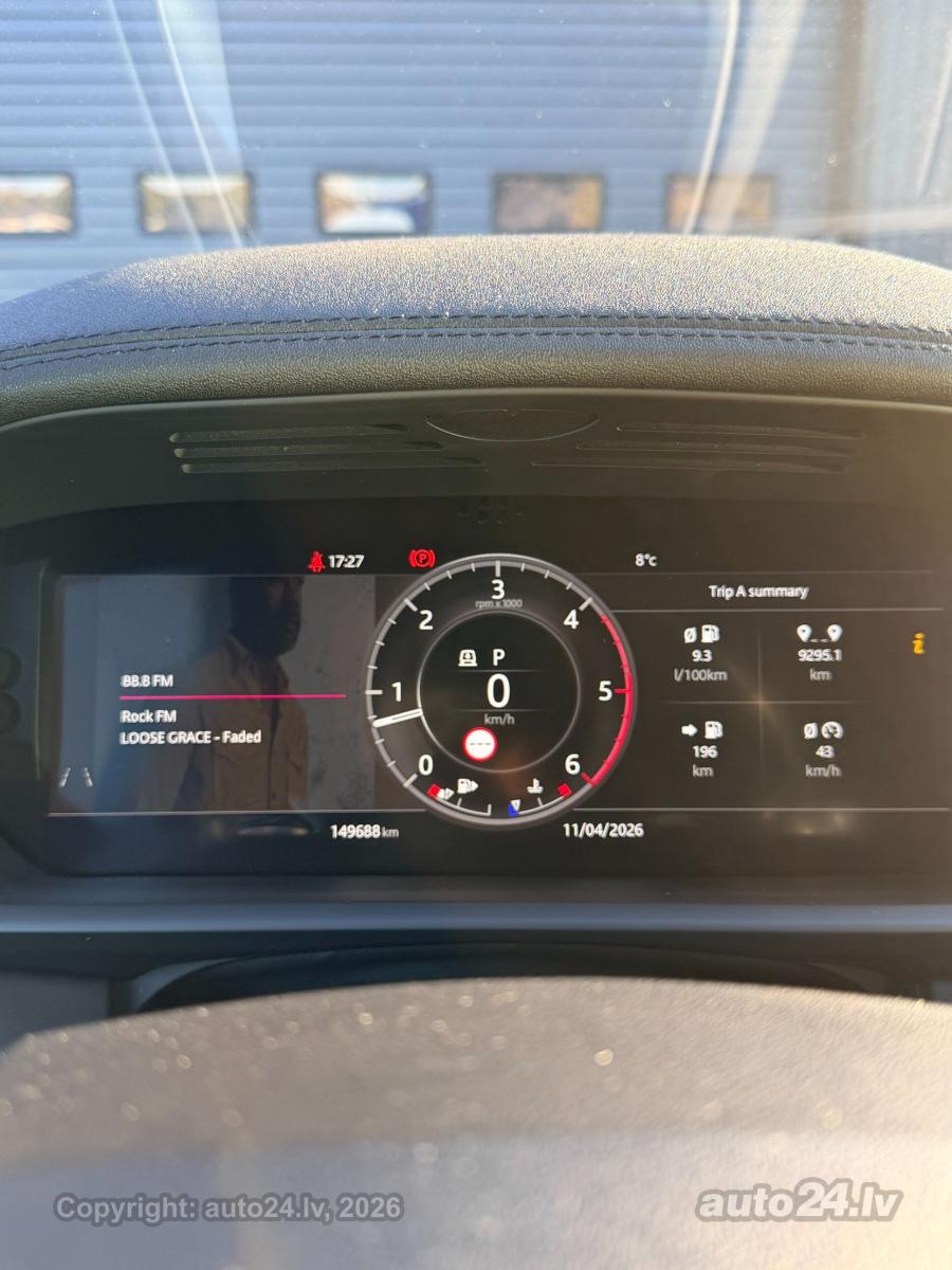 Grey Land Rover Discovery 2018 in Rapla, with an engine capacity of 3.00 L and mileage of 153 thousand km for 31900 €, photo 16 on AUTOMOTO.COM.LV