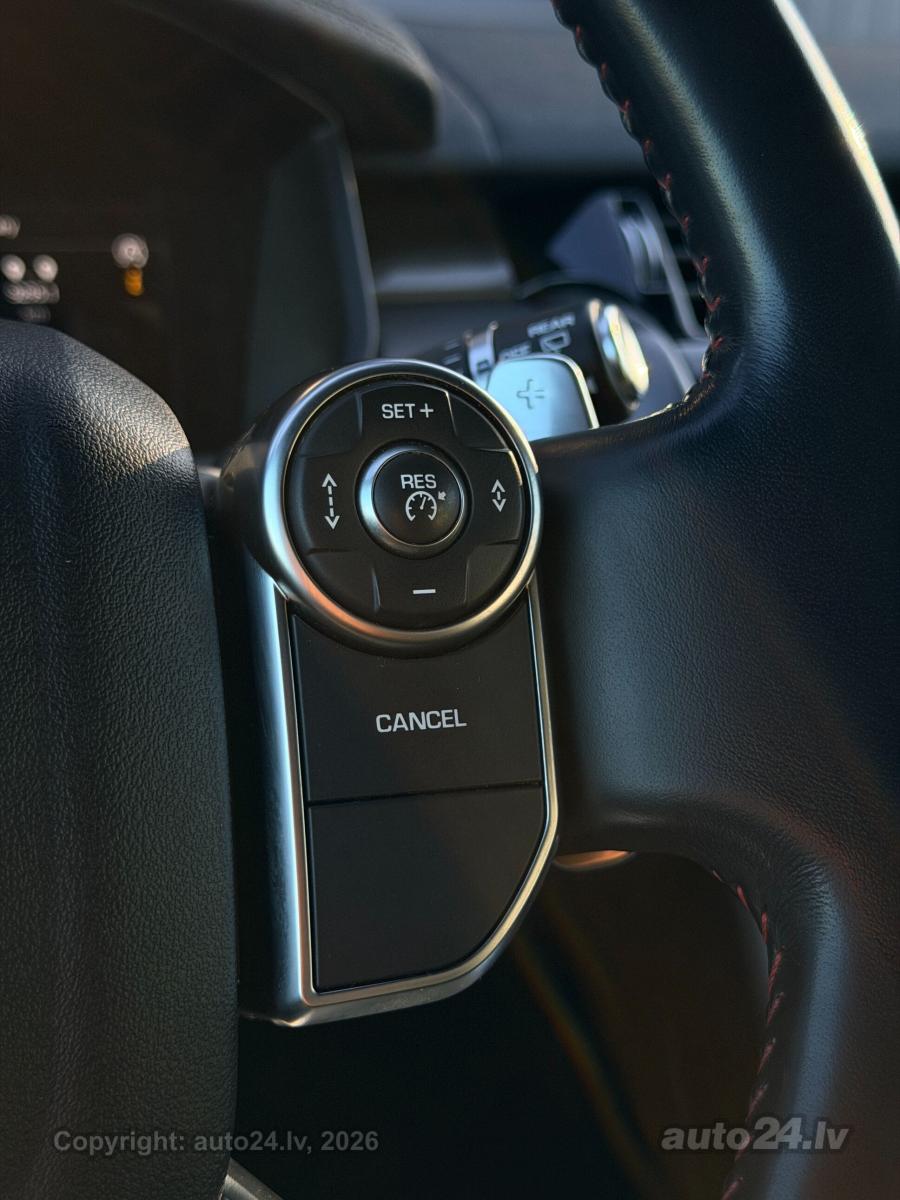 Grey Land Rover Discovery 2018 in Rapla, with an engine capacity of 3.00 L and mileage of 153 thousand km for 31900 €, photo 17 on AUTOMOTO.COM.LV