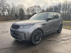 Grey Land Rover Discovery 2018 in Riga, with an engine capacity of 3.00 L and mileage of 140 thousand km for 23900 €, photo 4 on AUTOMOTO.COM.LV