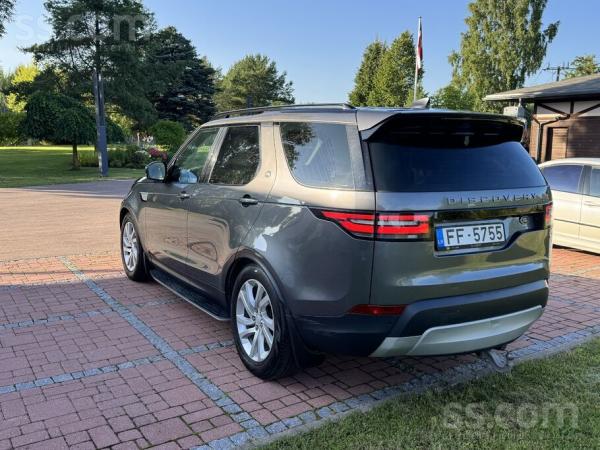 Pelēks Land Rover Discovery 2018 Madona, ar dzinēja tilpumu 2.00 L un nobraukumu 96 tūkst. km par 24999 €, foto 3 vietnē AUTOMOTO.COM.LV