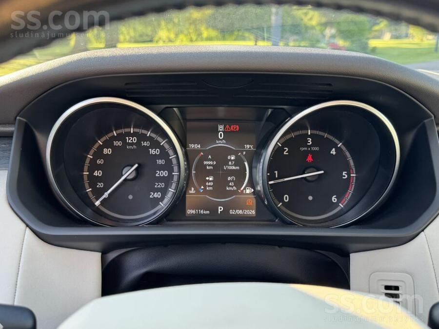 Pelēks Land Rover Discovery 2018 Madona, ar dzinēja tilpumu 2.00 L un nobraukumu 96 tūkst. km par 24999 €, foto 9 vietnē AUTOMOTO.COM.LV