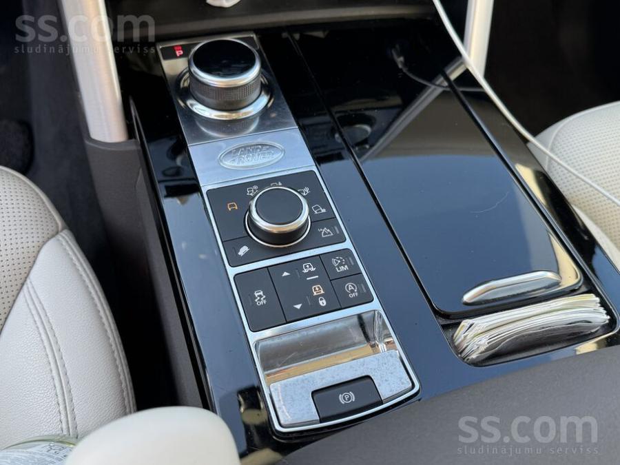 Pelēks Land Rover Discovery 2018 Madona, ar dzinēja tilpumu 2.00 L un nobraukumu 96 tūkst. km par 24999 €, foto 11 vietnē AUTOMOTO.COM.LV