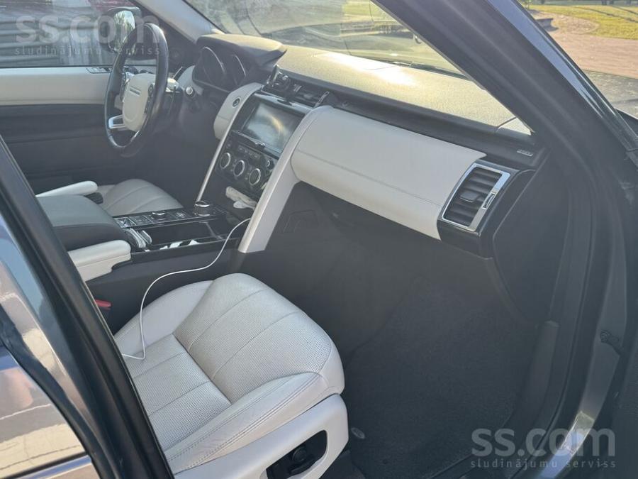 Pelēks Land Rover Discovery 2018 Madona, ar dzinēja tilpumu 2.00 L un nobraukumu 96 tūkst. km par 24999 €, foto 12 vietnē AUTOMOTO.COM.LV