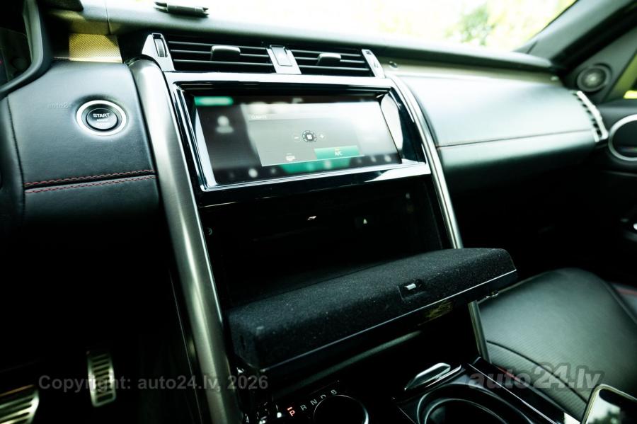 Pelēks Land Rover Discovery 2018 Tallina, ar dzinēja tilpumu 3.00 L un nobraukumu 161 tūkst. km par 29900 €, foto 14 vietnē AUTOMOTO.COM.LV