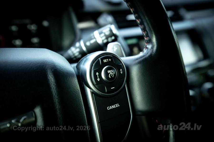 Pelēks Land Rover Discovery 2018 Tallina, ar dzinēja tilpumu 3.00 L un nobraukumu 161 tūkst. km par 29900 €, foto 15 vietnē AUTOMOTO.COM.LV