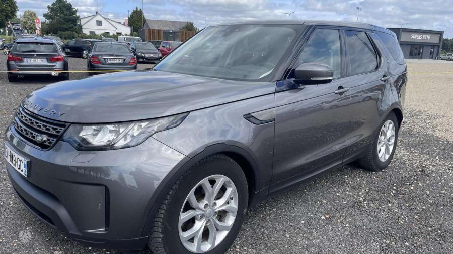 Grey Land Rover Discovery 2018 in Taurage, with an engine capacity of 2.00 L and mileage of 160 thousand km for 12900 €, photo 3 on AUTOMOTO.COM.LV