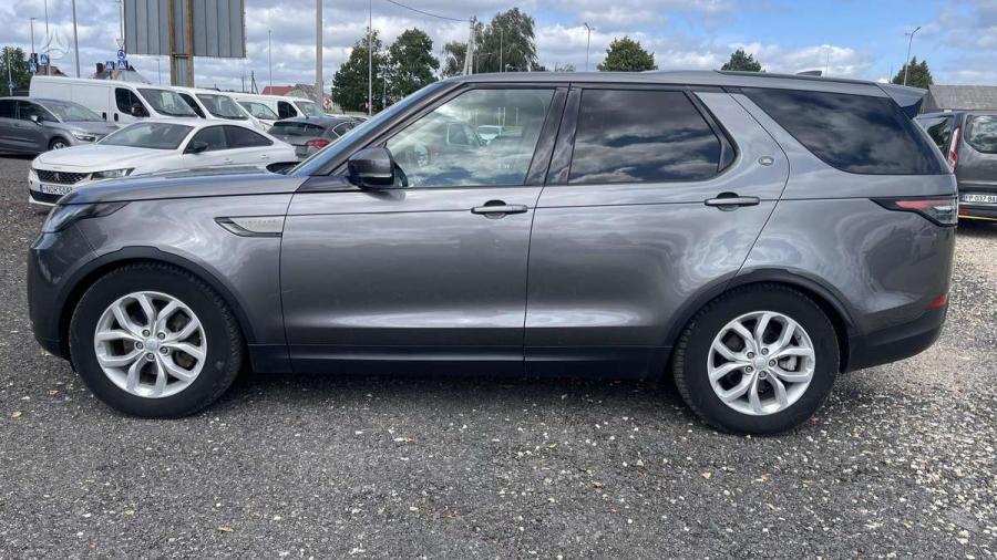 Grey Land Rover Discovery 2018 in Taurage, with an engine capacity of 2.00 L and mileage of 160 thousand km for 12900 €, photo 5 on AUTOMOTO.COM.LV
