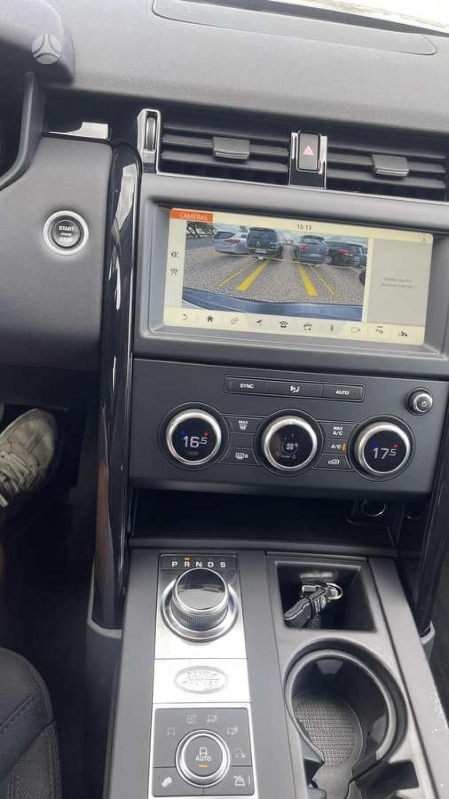 Grey Land Rover Discovery 2018 in Taurage, with an engine capacity of 2.00 L and mileage of 160 thousand km for 12900 €, photo 12 on AUTOMOTO.COM.LV