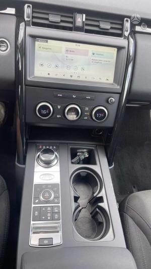 Grey Land Rover Discovery 2018 in Taurage, with an engine capacity of 2.00 L and mileage of 160 thousand km for 12900 €, photo 13 on AUTOMOTO.COM.LV