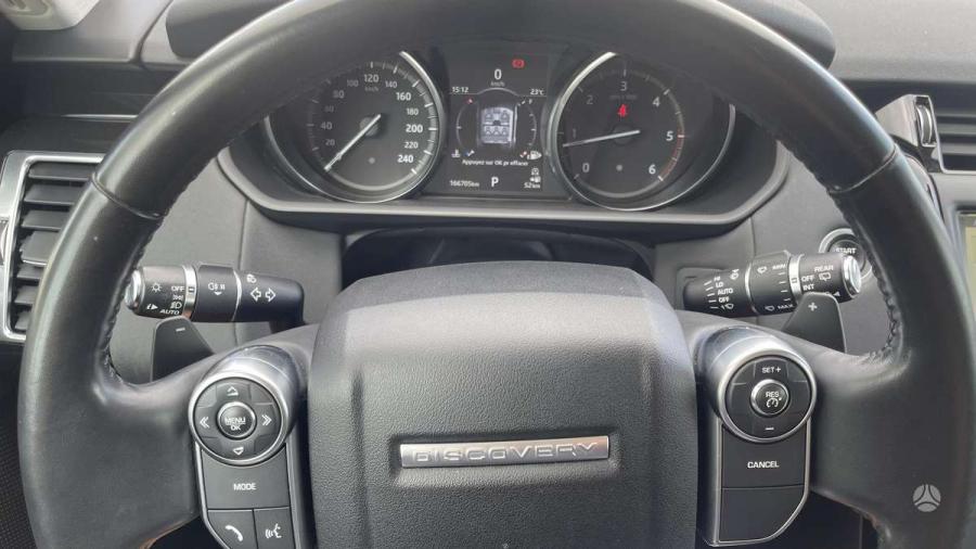Grey Land Rover Discovery 2018 in Taurage, with an engine capacity of 2.00 L and mileage of 160 thousand km for 12900 €, photo 14 on AUTOMOTO.COM.LV