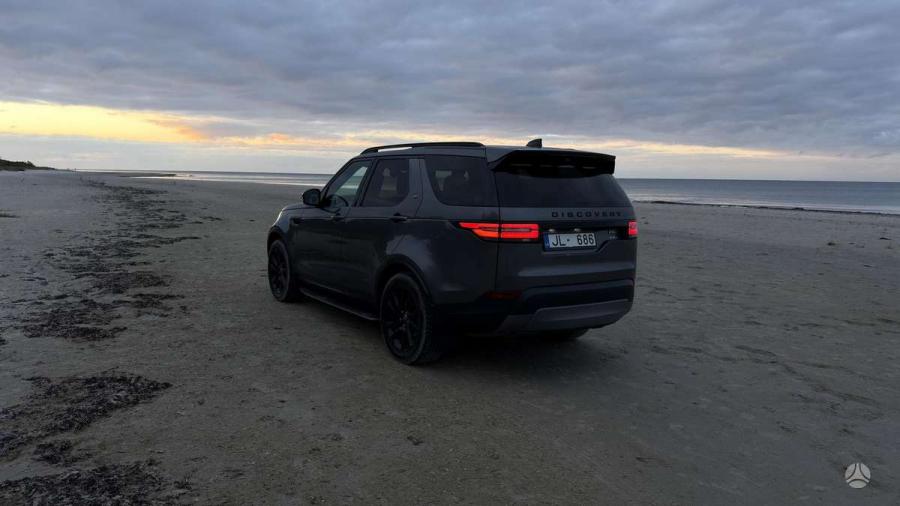 Grey Land Rover Discovery 2018 in Jurmala, with an engine capacity of 2.99 L and mileage of 210 thousand km for 19200 €, photo 7 on AUTOMOTO.COM.LV