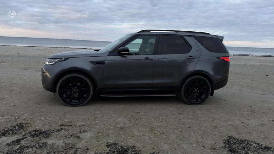 Grey Land Rover Discovery 2018 in Jurmala, with an engine capacity of 2.99 L and mileage of 210 thousand km for 19200 €, photo 8 on AUTOMOTO.COM.LV