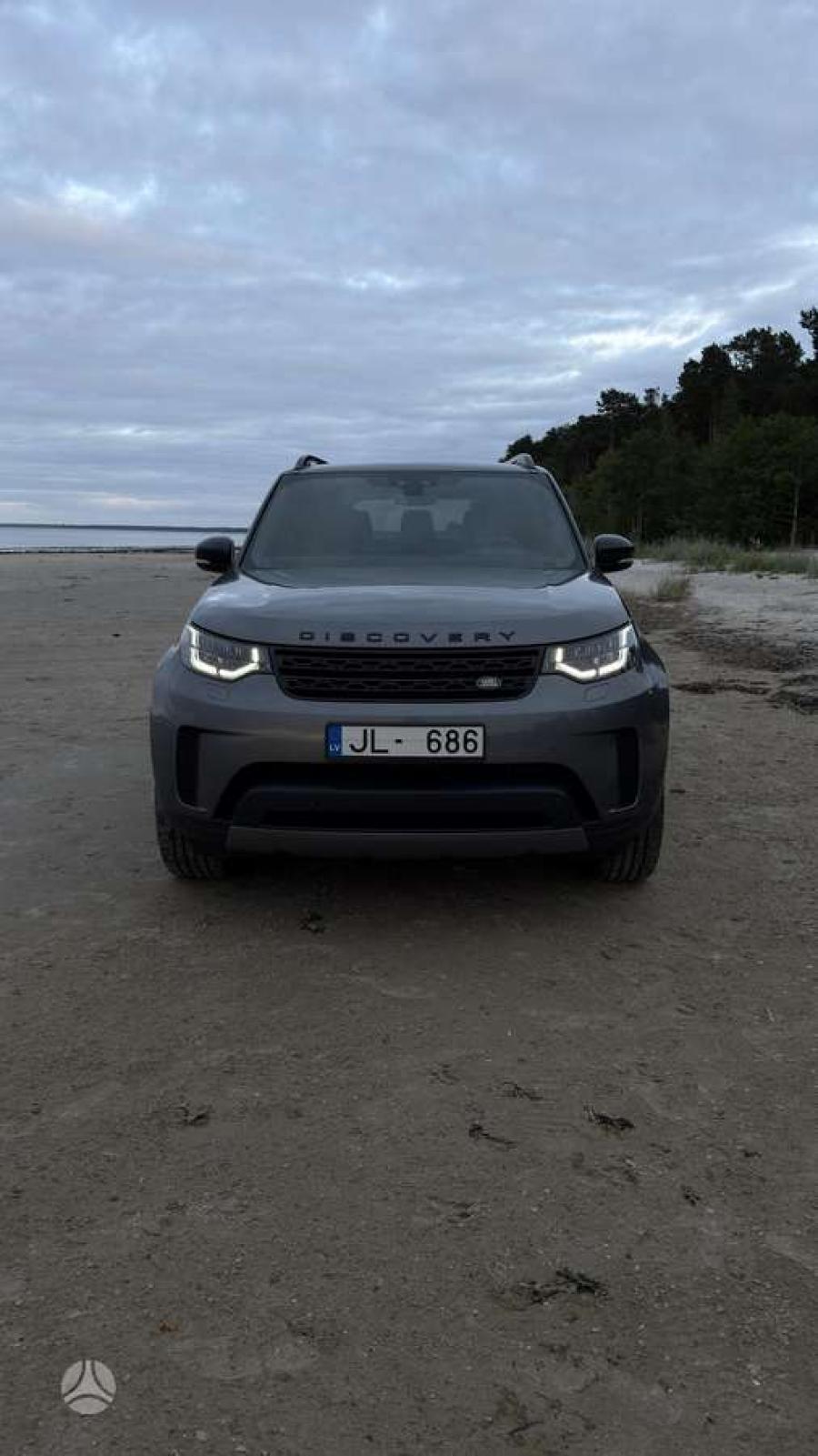 Grey Land Rover Discovery 2018 in Jurmala, with an engine capacity of 2.99 L and mileage of 210 thousand km for 19200 €, photo 9 on AUTOMOTO.COM.LV