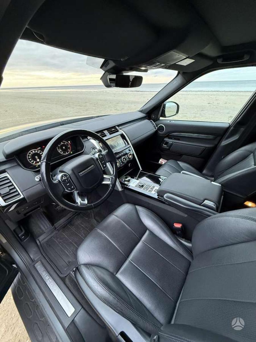 Grey Land Rover Discovery 2018 in Jurmala, with an engine capacity of 2.99 L and mileage of 210 thousand km for 19200 €, photo 11 on AUTOMOTO.COM.LV