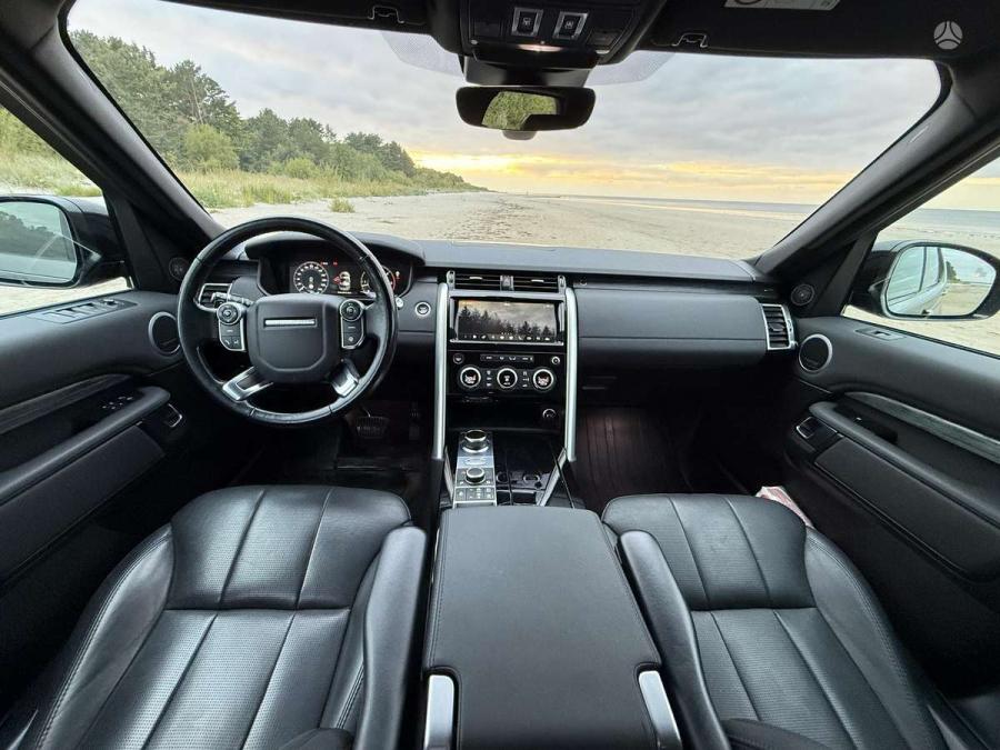 Grey Land Rover Discovery 2018 in Jurmala, with an engine capacity of 2.99 L and mileage of 210 thousand km for 19200 €, photo 16 on AUTOMOTO.COM.LV
