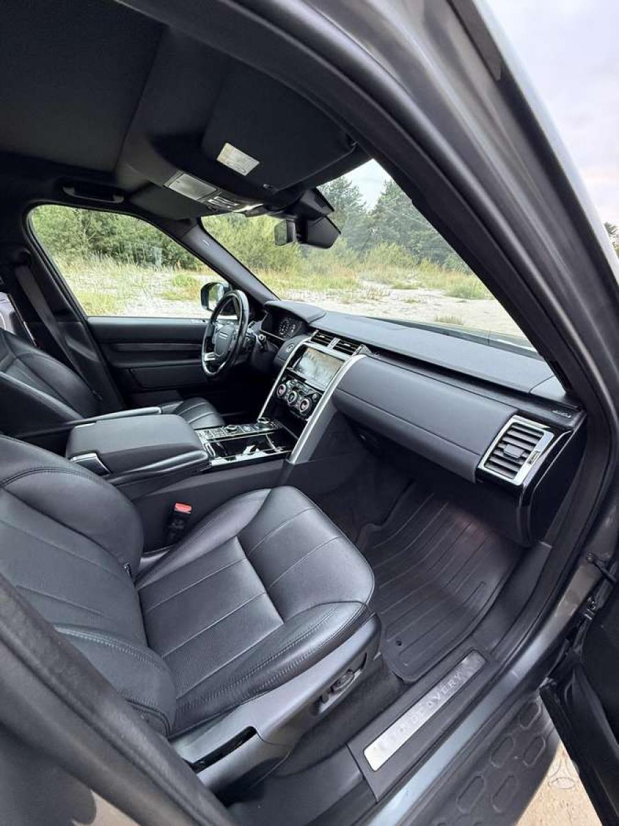 Grey Land Rover Discovery 2018 in Jurmala, with an engine capacity of 2.99 L and mileage of 210 thousand km for 19200 €, photo 17 on AUTOMOTO.COM.LV