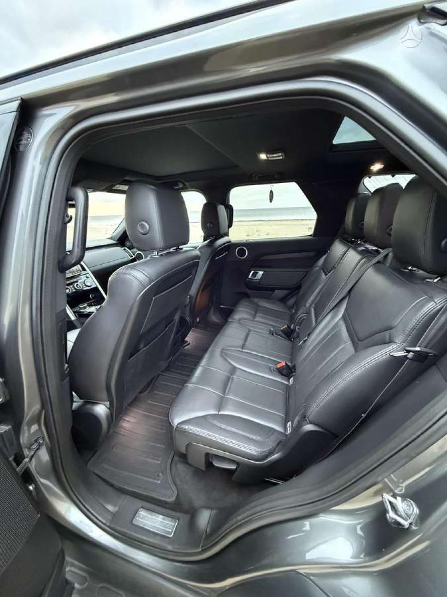 Grey Land Rover Discovery 2018 in Jurmala, with an engine capacity of 2.99 L and mileage of 210 thousand km for 19200 €, photo 18 on AUTOMOTO.COM.LV