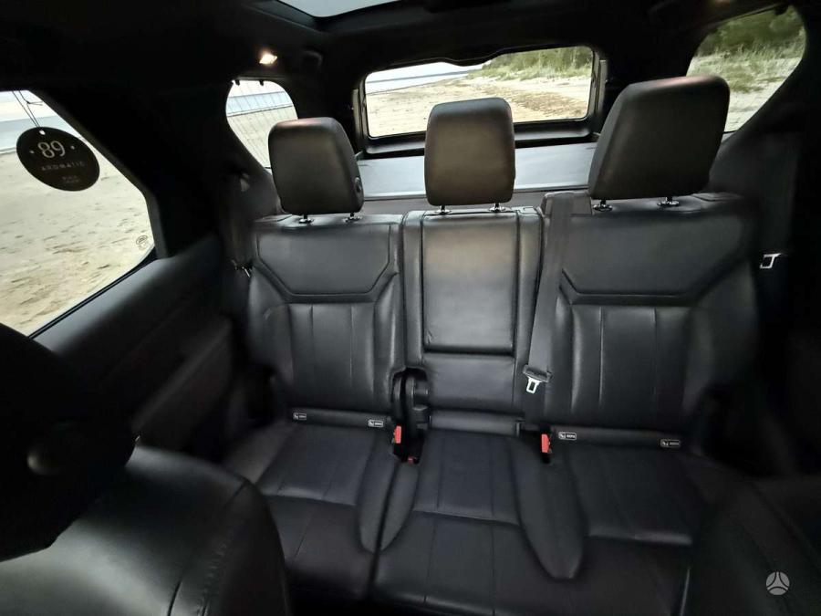Grey Land Rover Discovery 2018 in Jurmala, with an engine capacity of 2.99 L and mileage of 210 thousand km for 19200 €, photo 19 on AUTOMOTO.COM.LV