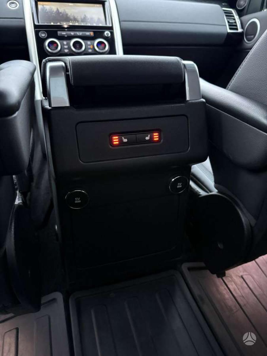 Grey Land Rover Discovery 2018 in Jurmala, with an engine capacity of 2.99 L and mileage of 210 thousand km for 19200 €, photo 20 on AUTOMOTO.COM.LV
