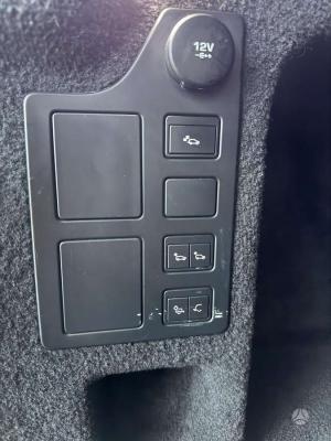Grey Land Rover Discovery 2018 in Jurmala, with an engine capacity of 2.99 L and mileage of 210 thousand km for 19200 €, photo 21 on AUTOMOTO.COM.LV