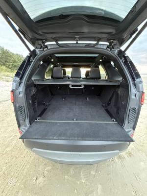 Grey Land Rover Discovery 2018 in Jurmala, with an engine capacity of 2.99 L and mileage of 210 thousand km for 19200 €, photo 22 on AUTOMOTO.COM.LV