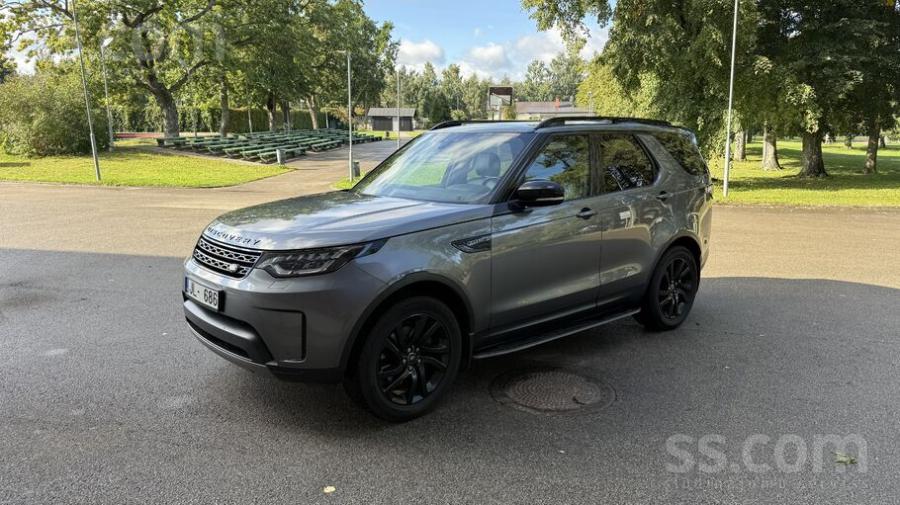 Grey Land Rover Discovery 2018 in Jurmala, with an engine capacity of 3.00 L and mileage of 211 thousand km for 17699 €, photo 4 on AUTOMOTO.COM.LV
