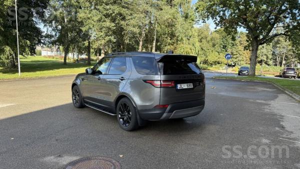 Grey Land Rover Discovery 2018 in Jurmala, with an engine capacity of 3.00 L and mileage of 211 thousand km for 17699 €, photo 5 on AUTOMOTO.COM.LV