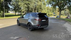 Grey Land Rover Discovery 2018 in Jurmala, with an engine capacity of 3.00 L and mileage of 211 thousand km for 17699 €, photo 5 on AUTOMOTO.COM.LV