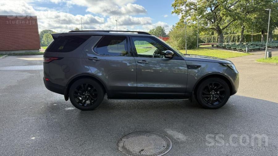 Grey Land Rover Discovery 2018 in Jurmala, with an engine capacity of 3.00 L and mileage of 211 thousand km for 17699 €, photo 6 on AUTOMOTO.COM.LV